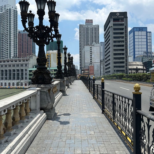 Jones Bridge - Bridge in Intramuros