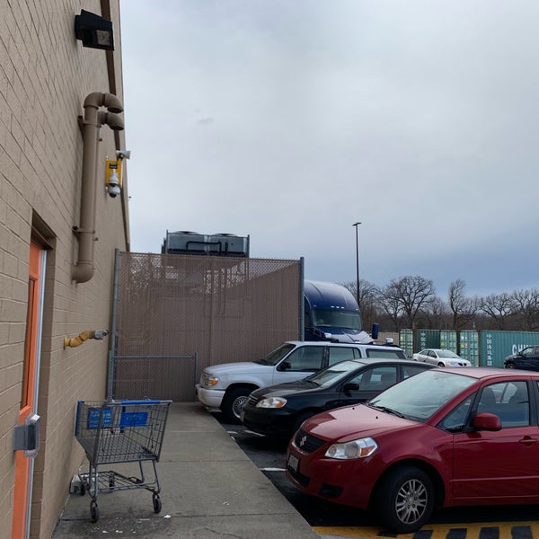 Photos at Walmart Supercenter - Big Box Store in Springfield