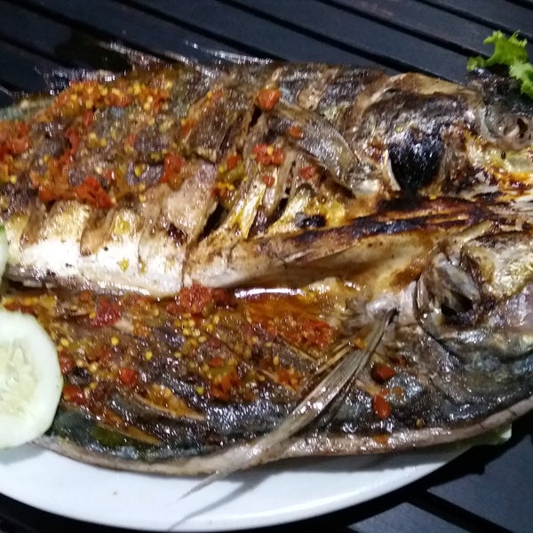 Ikan Bakar Rica-Rica Bunaken - Jl. Raya Mulyosari No. 204
