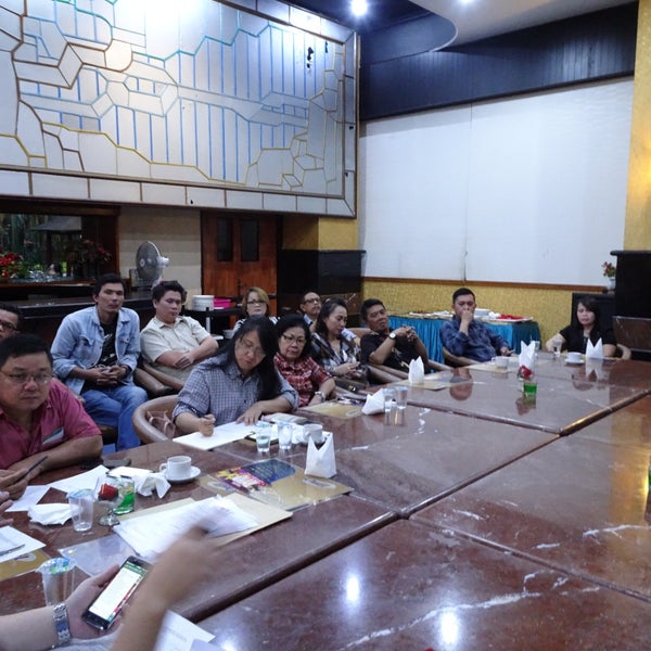 Hotel Oval - Hotel in Darmo