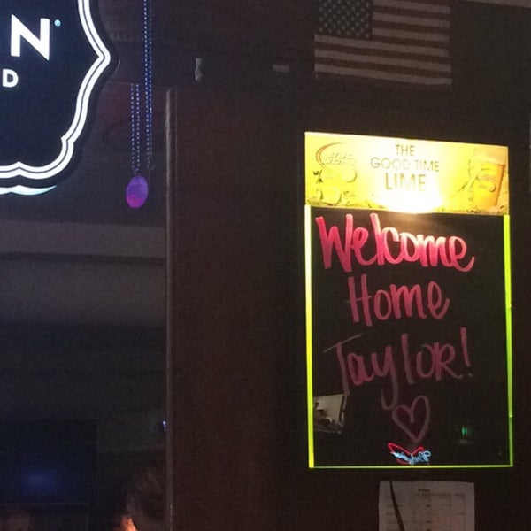 Crickets Bar And Grill - Bar