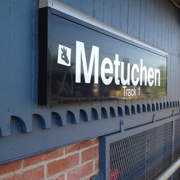 NJT - Metuchen Station (NEC) - Train Station in Metuchen
