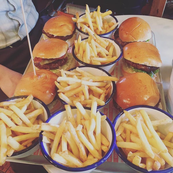 Three Brothers Burgers - Old City - 62 tips from 1135 visitors