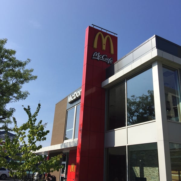 McDonald's - Fast Food Restaurant in Montréal