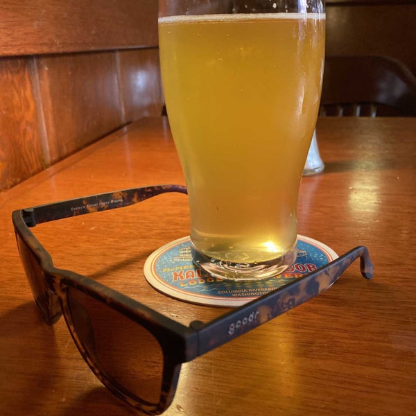 Black Rabbit Bar & Restaurant - McMenamins Edgefield - 20 tips from ...