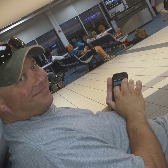 Gate C19 - Airport Gate