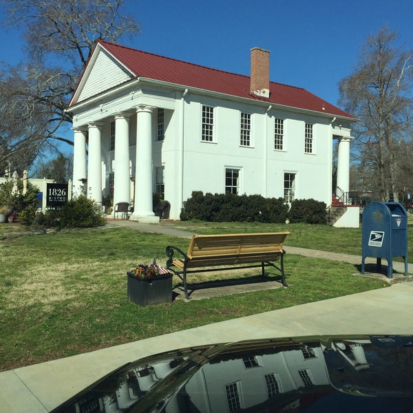 Historic Pendleton Town Square - East Queen Street