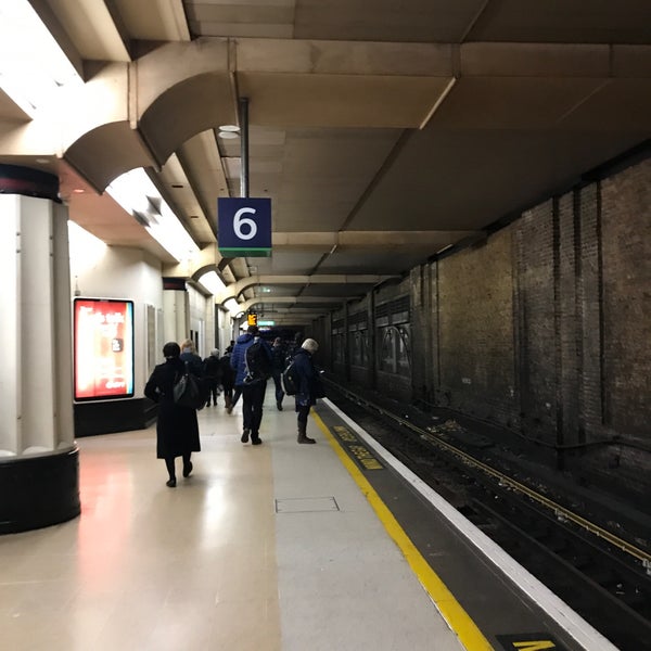 Platform 6 - Platform in London