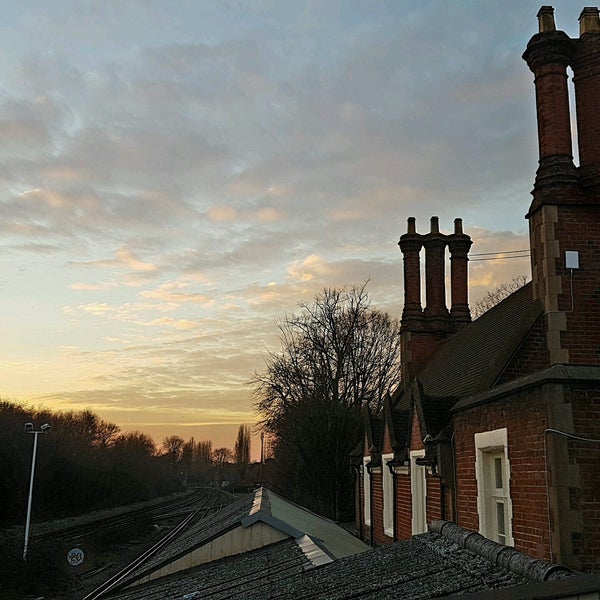 Photos at Barnes Railway Station (BNS) - Mortlake and Barnes Common ...