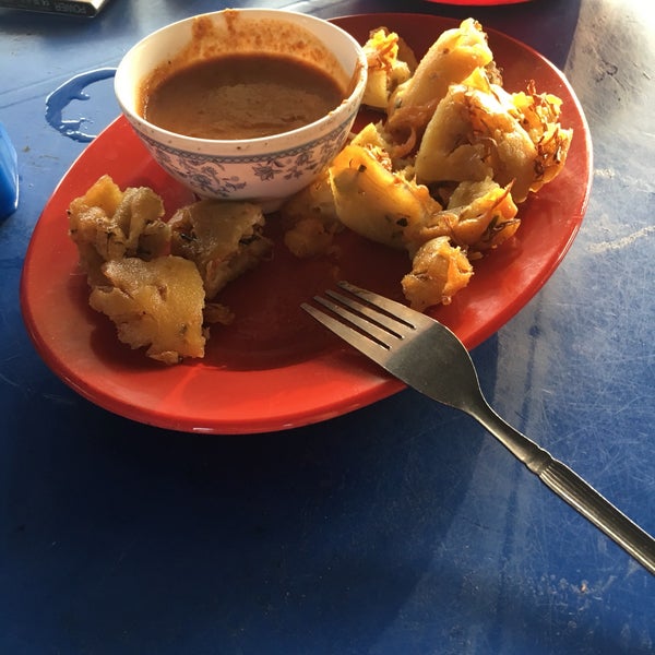 Kedai Mee Rojak Bawah Pokok (Abang Syed) - Restaurant in Nilai