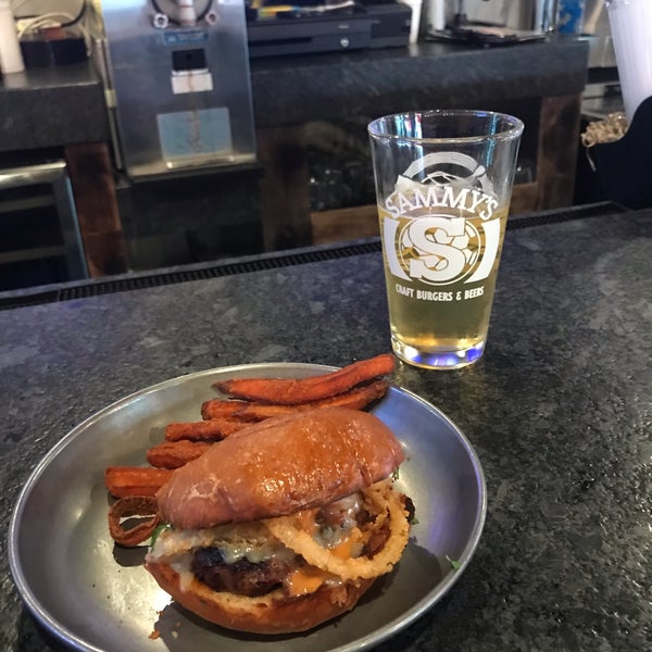 Sammy's Gourmet Burgers & Beers - Burger Joint