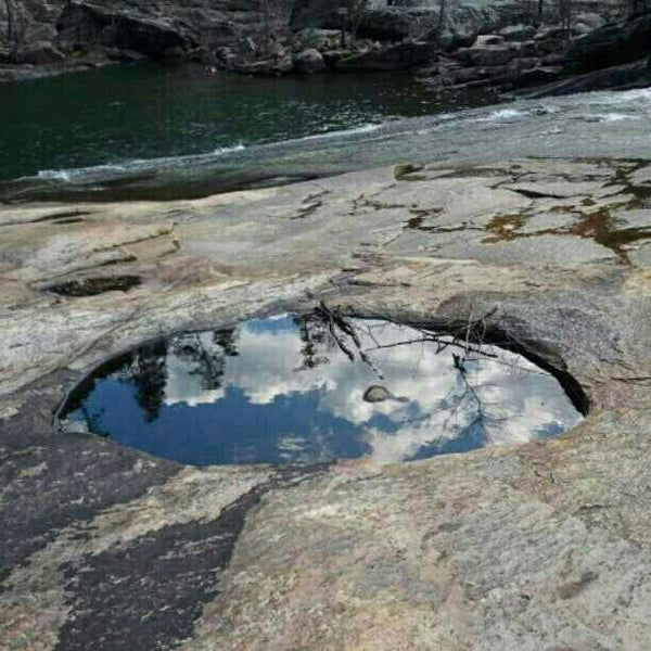 Bridal Veil Falls At Tallulah Gorge Floor Trail - Hiking Trail