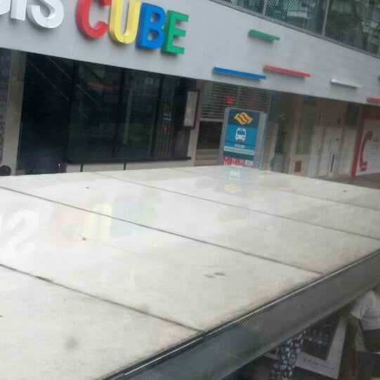 Bus Stop 01039 (Bugis Cube) - Downtown Core - N Bridge Rd.