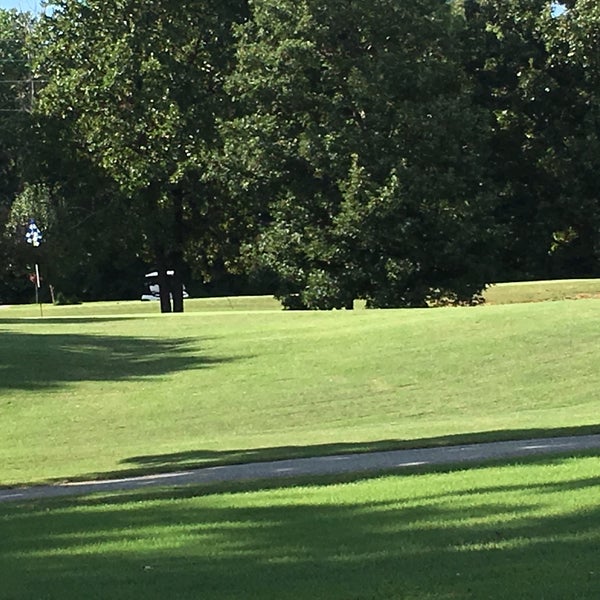 Metfield Clubhouse - Golf Course