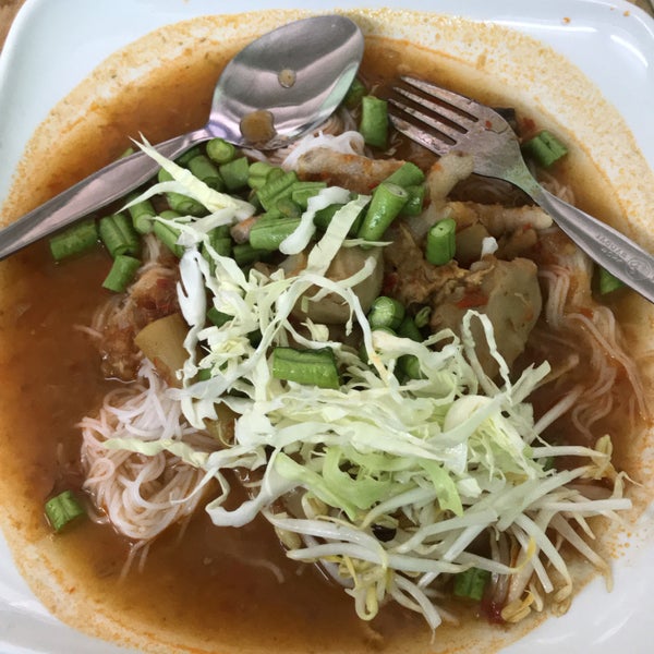 Photos at Vongvanij Complex Building B (อาคารว่องวานิช คอมเพล็กซ์ บี) - 10 tips from 1486 visitors