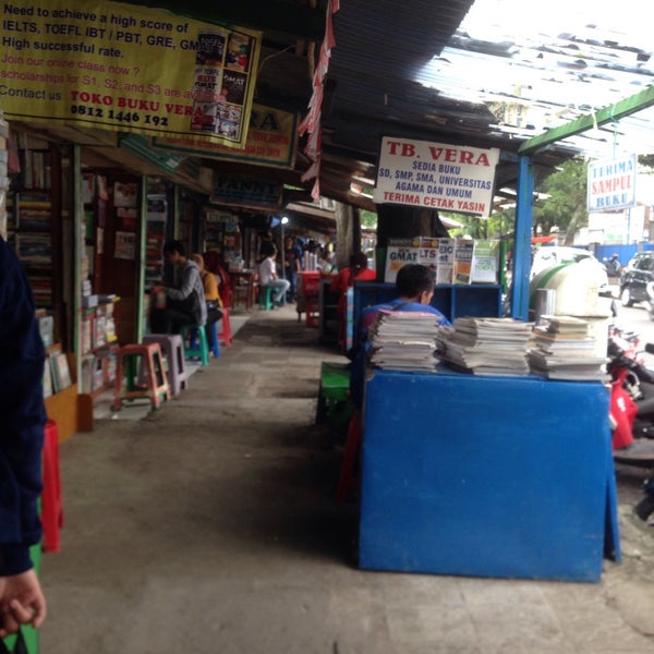 Pasar Buku Palasari - Bookstore