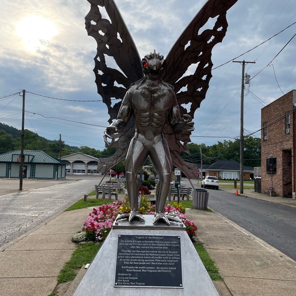 Mothman Statue - 13 tips