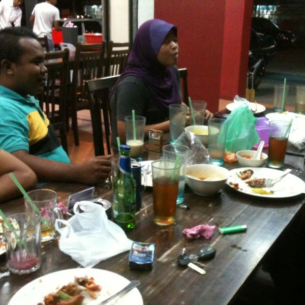 Al-Edrus Arabic Restaurant (Now Closed) - Middle Eastern Restaurant