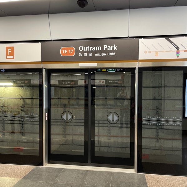 Photos at Outram Park MRT Interchange (EW16/NE3) - Metro Station in ...