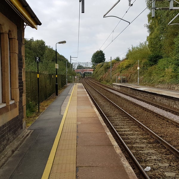 Garswood Railway Station (GSW) - 2 tips from 122 visitors