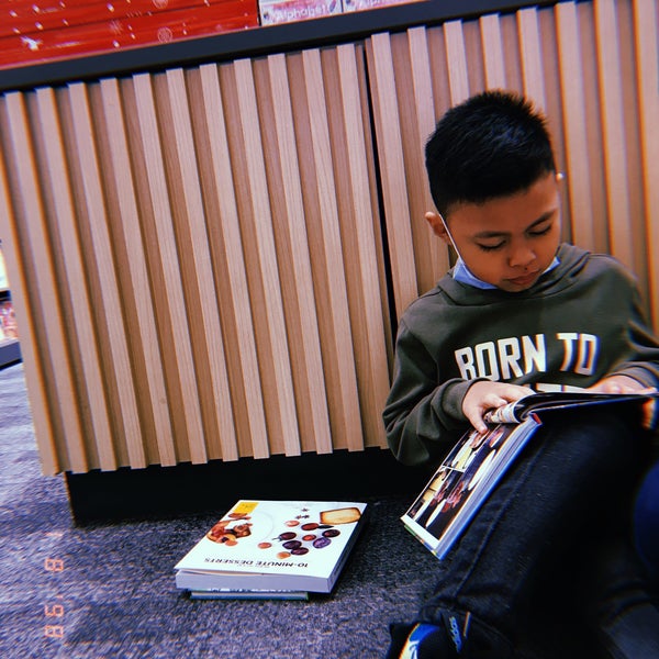 HARRIS Bookstore - Bookstore