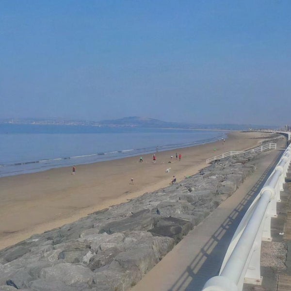 Aberavon Beach - Beach in Port Talbot