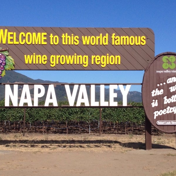 "Welcome to Napa Valley" Sign - Monument / Landmark
