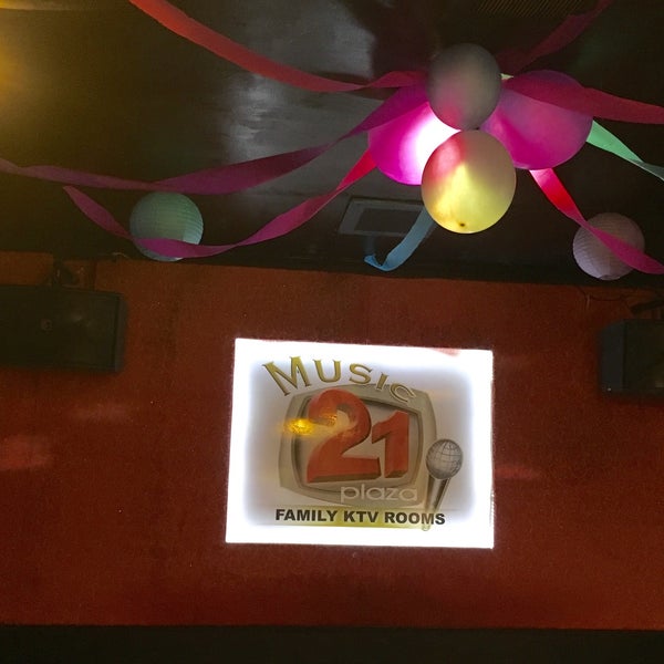 Music 21 Plaza (Now Closed) - Bel-Air - 45 tips