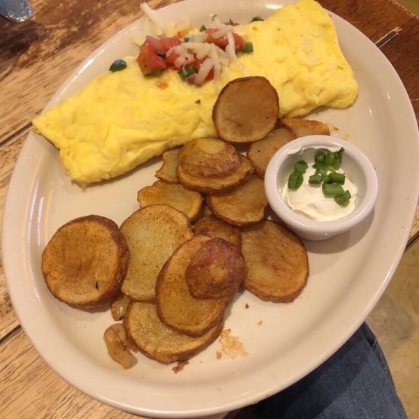 Good Day Café Bad Day Bar - Breakfast Spot in Golden Valley