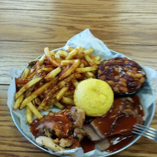 Old Carolina Barbecue Company - 620 Ridgewood Crossing Rd