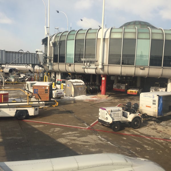 Gate B1 - Airport Gate in Chicago