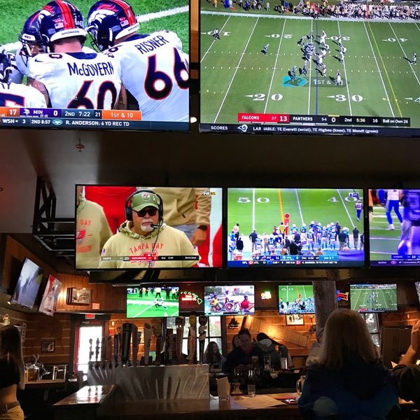 Twin Peaks - Sports Bar in Orlando