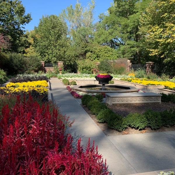 Lauritzen Gardens - Omaha's Botanical Center - Southeast Omaha - Omaha, NE