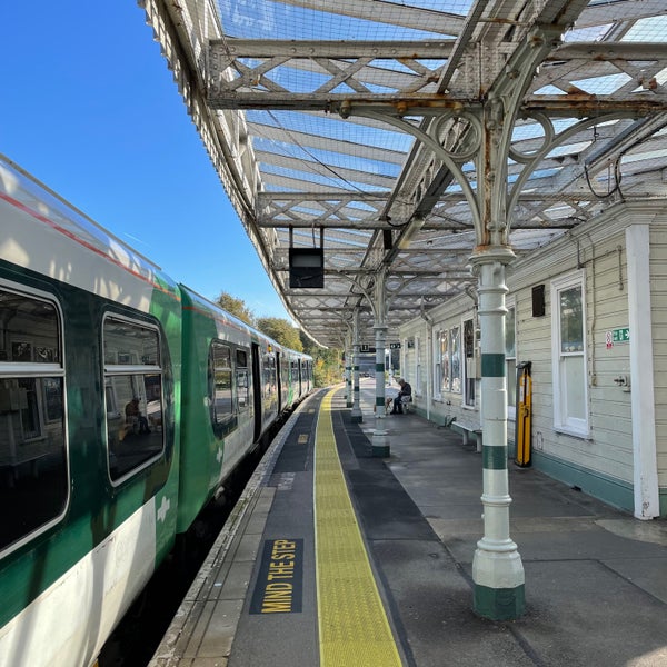 Hove Railway Station (HOV) - Rail Station in Hove