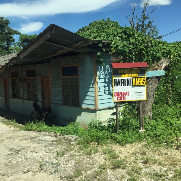 Kilang Roti Mokhtar - 6 tips from 154 visitors