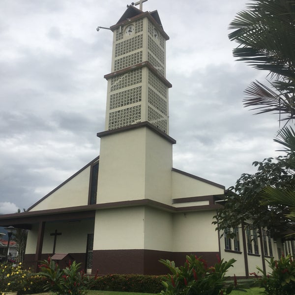 Iglesia Católica La Fortuna - Church