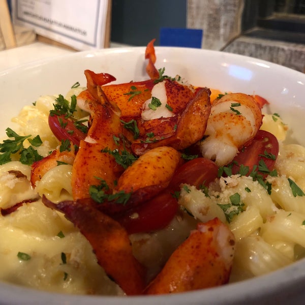 Flo's Luncheonette - Seafood Restaurant