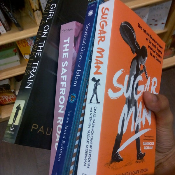 Om Bookshop - Bookstore in Worli