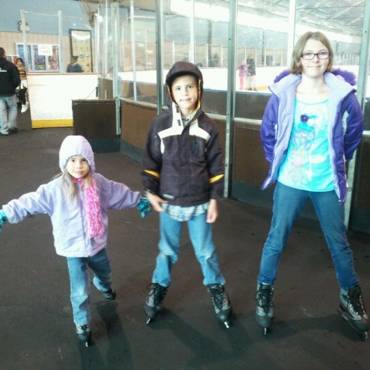 Photos at Paramount Iceland - Skating Rink in Paramount