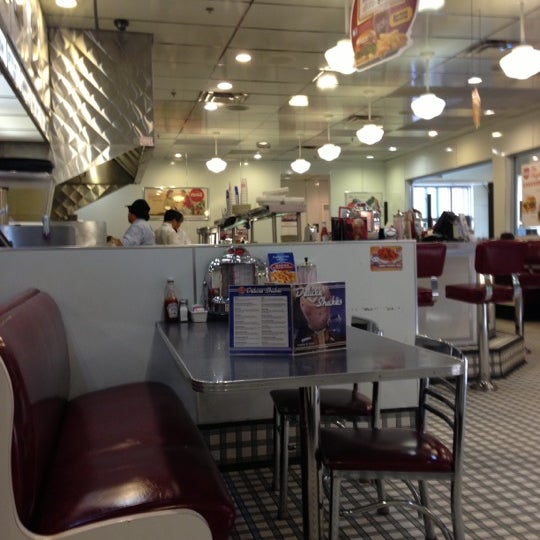 Johnny Rockets - Burger Joint