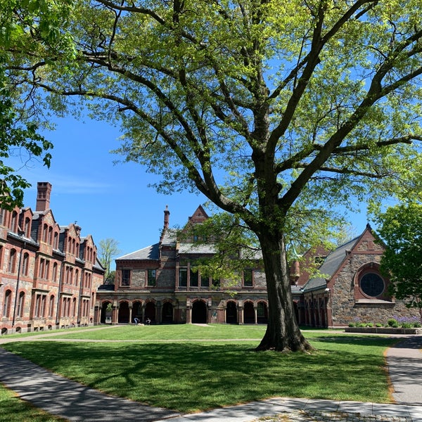Lesley University - Brattle Campus - West Cambridge - 0 tips