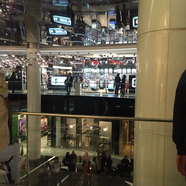 Sam Center | سام سنتر - District 1 - 79 tips from 3094 visitors