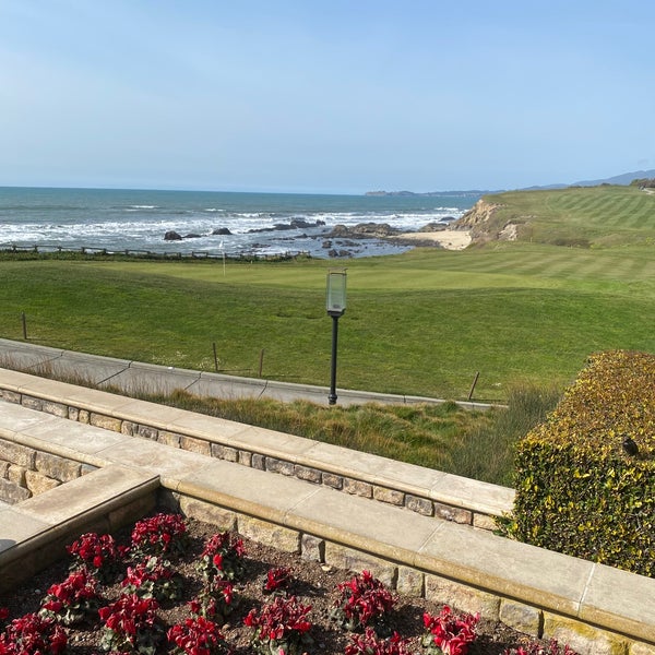 The Ocean Terrace - Lounge in Half Moon Bay