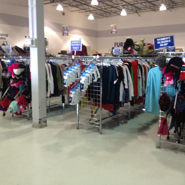 Photos at Chesterfield Valley Goodwill Retail Store - Chesterfield ...
