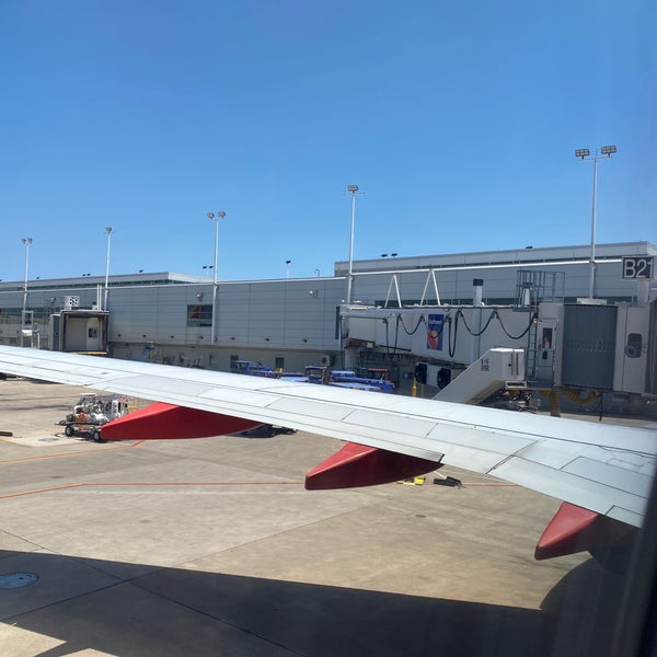Gate B21 - Airport Gate in Midway Airport
