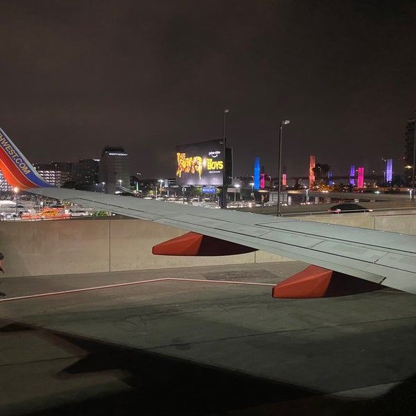 Gate 9 - Airport Gate in West Los Angeles