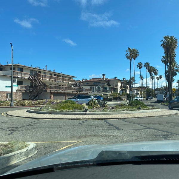 Roundabout at Esplanade & Paseo de la Playa - Road in South Redondo Beach