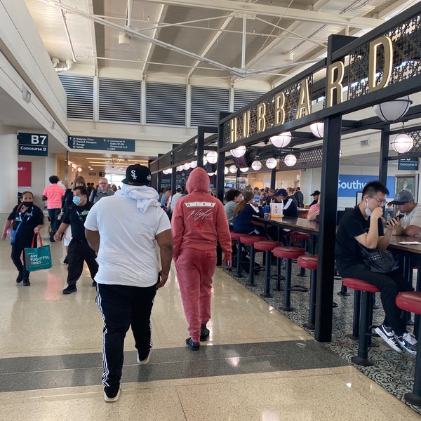 Gate B21 - Airport Gate in Midway Airport