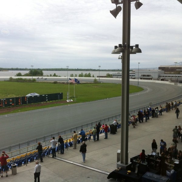 Harrah's Philadelphia Casino & Racetrack - Downtown Chester - 79 tips