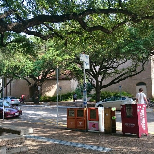 Bus Stop at 21st and Speedway - University of Texas-Austin - 21st and ...